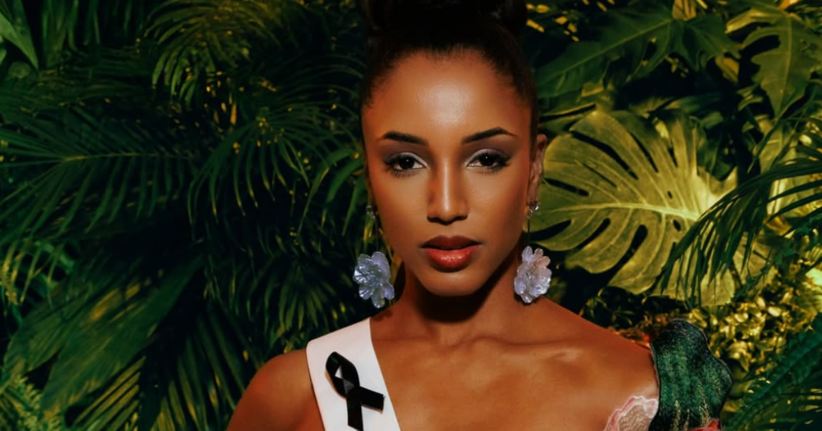 Trending Miss Jamaica Falls Off Stage During Miss Universe 2025 3587